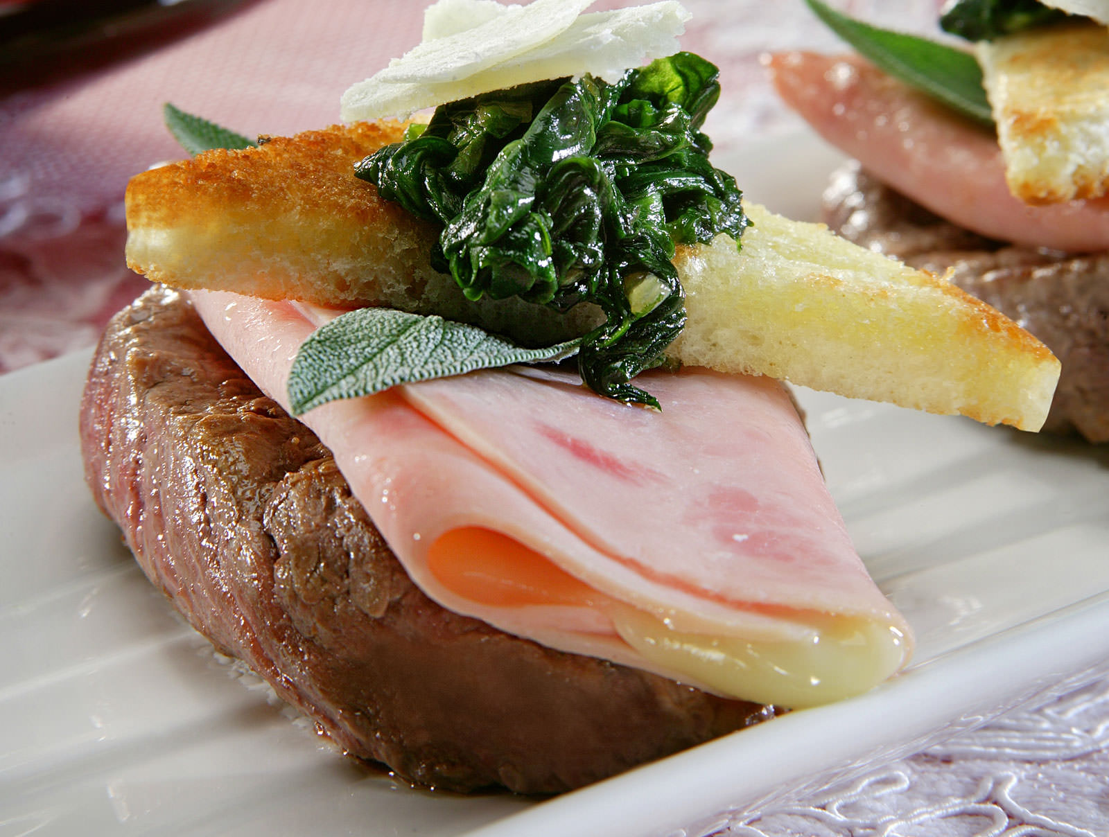 Filete de Res, Salvia y Jamón - Induveca