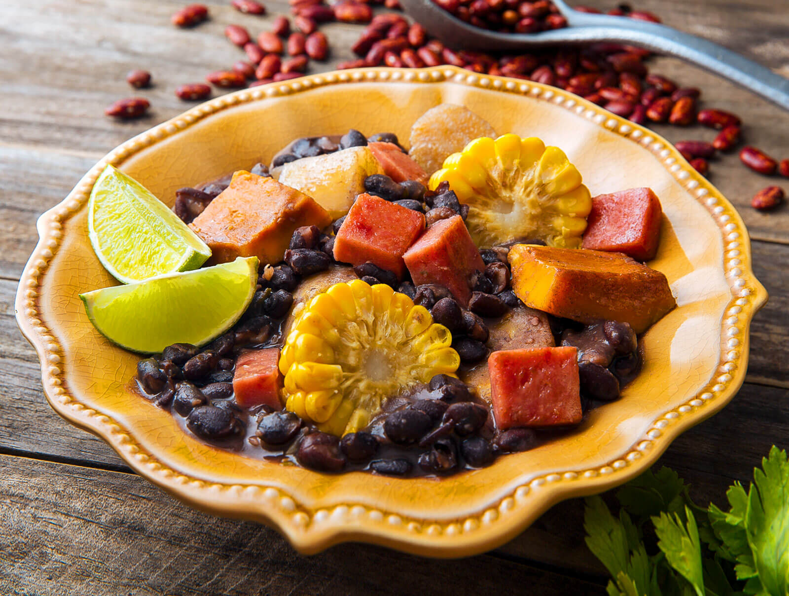 Sancocho de Habichuelas Negras con Jamonada - Induveca