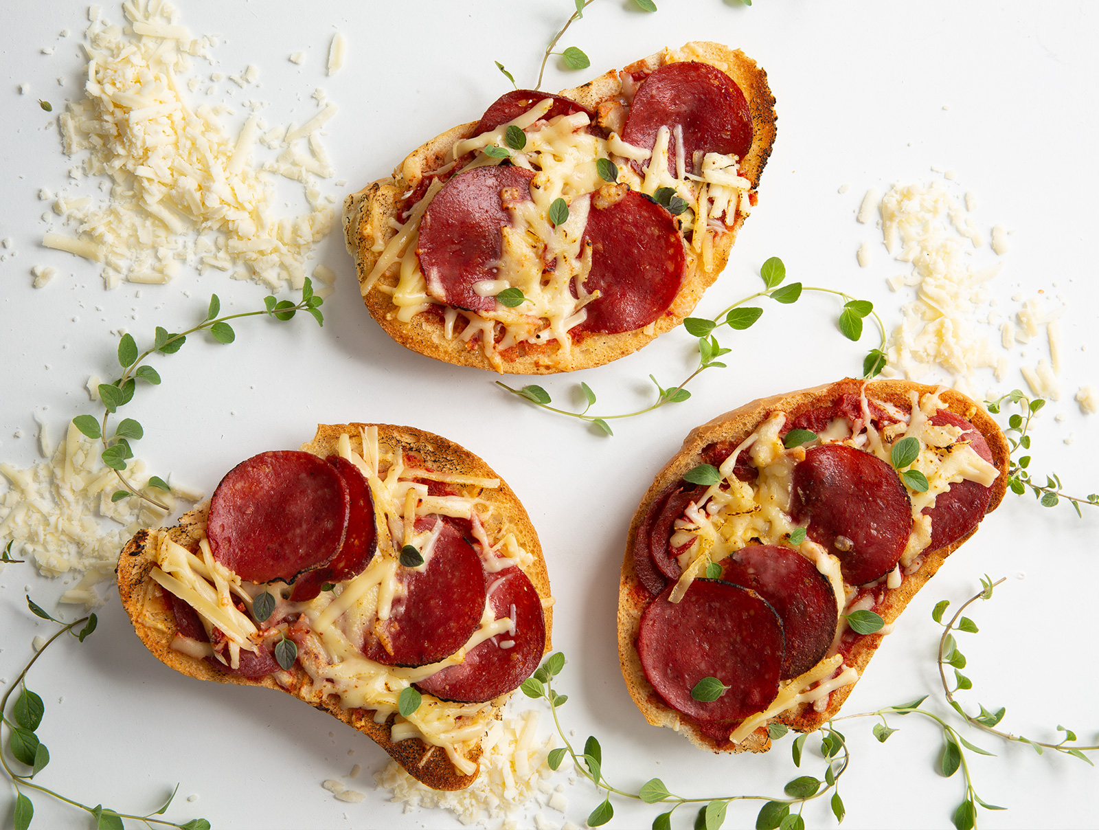 Pizzas de Pan de Agua con Salami Súper Especial Induveca - Induveca