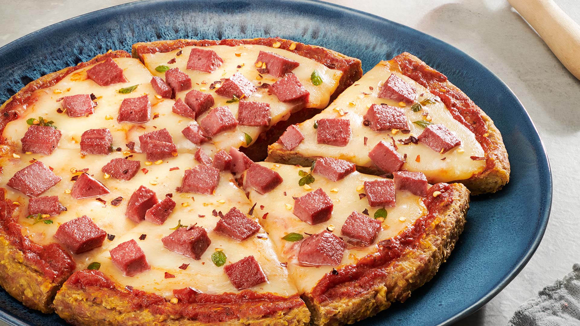 Pizza a Base de Plátano con Topping de Salami Súper Especial